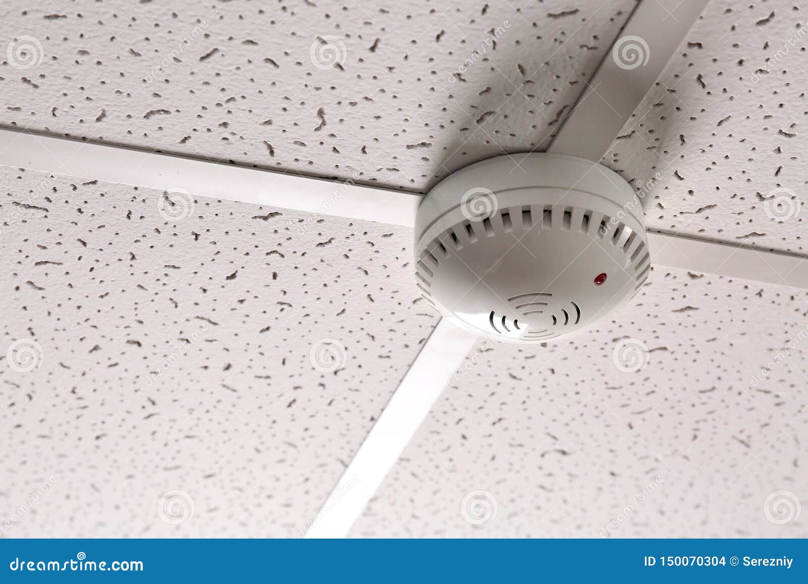 Smoke detector on ceiling stock photo. Image of fire - 150070304