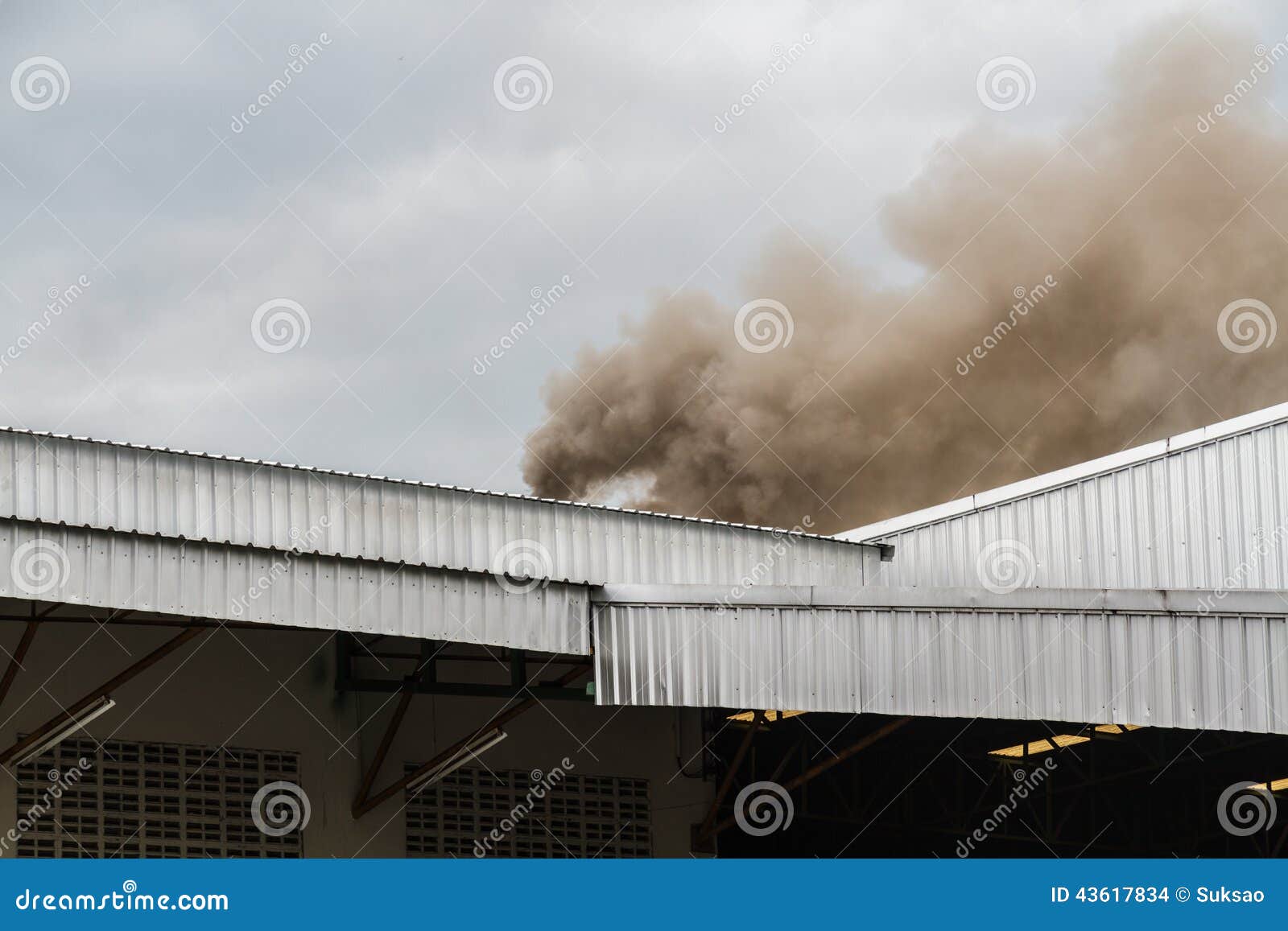 Smoke factory stock photo. Image of dirty, poisoning - 43617834