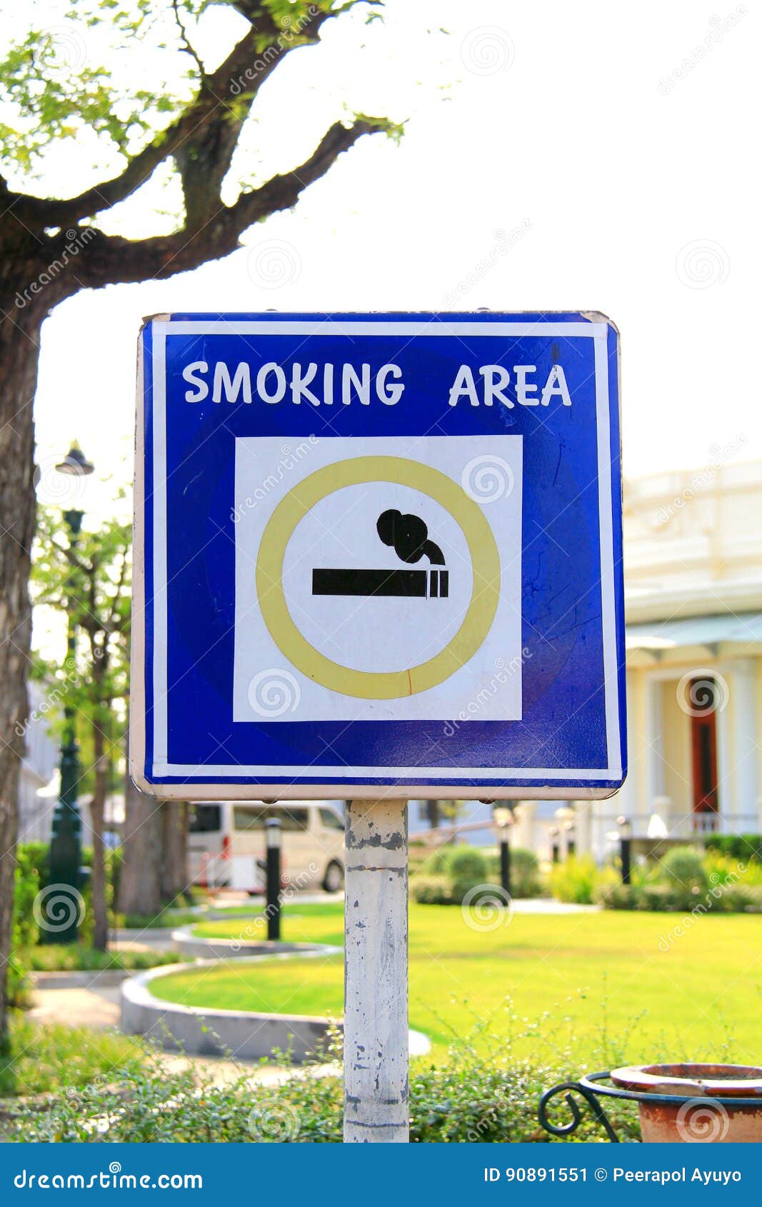 Smoking Area Zone : Wooden Bench With Ashtray For People Sitting Smoke ...