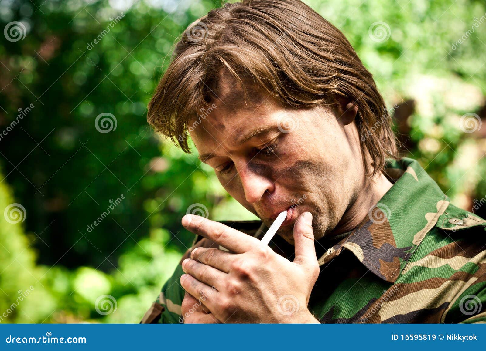 Smoking soldier stock image. Image of light, green, game - 16595819