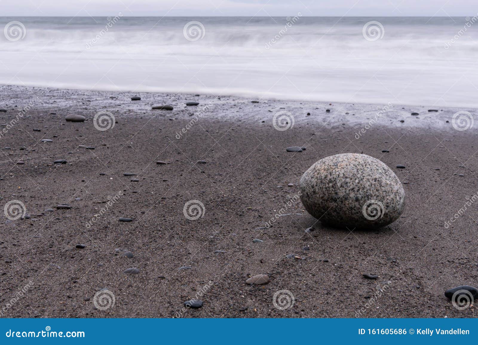 Smooth Boulder on Edge of Pacific Stock Photo - Image of round ...