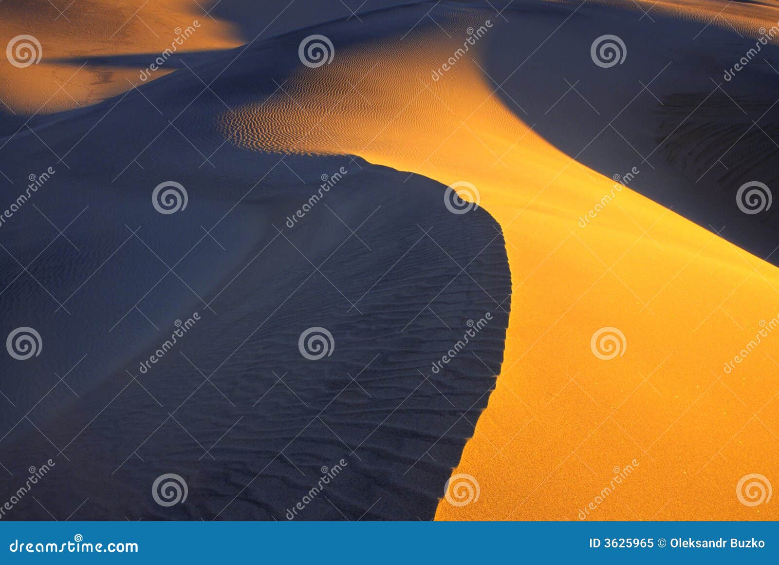 Smooth Sand Dunes at Sunset Stock Image - Image of pattern, desolate ...