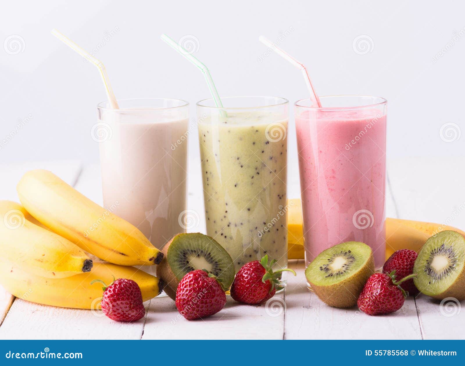 Smoothies foto de archivo. Imagen de amarillo, suavizado - 55785568