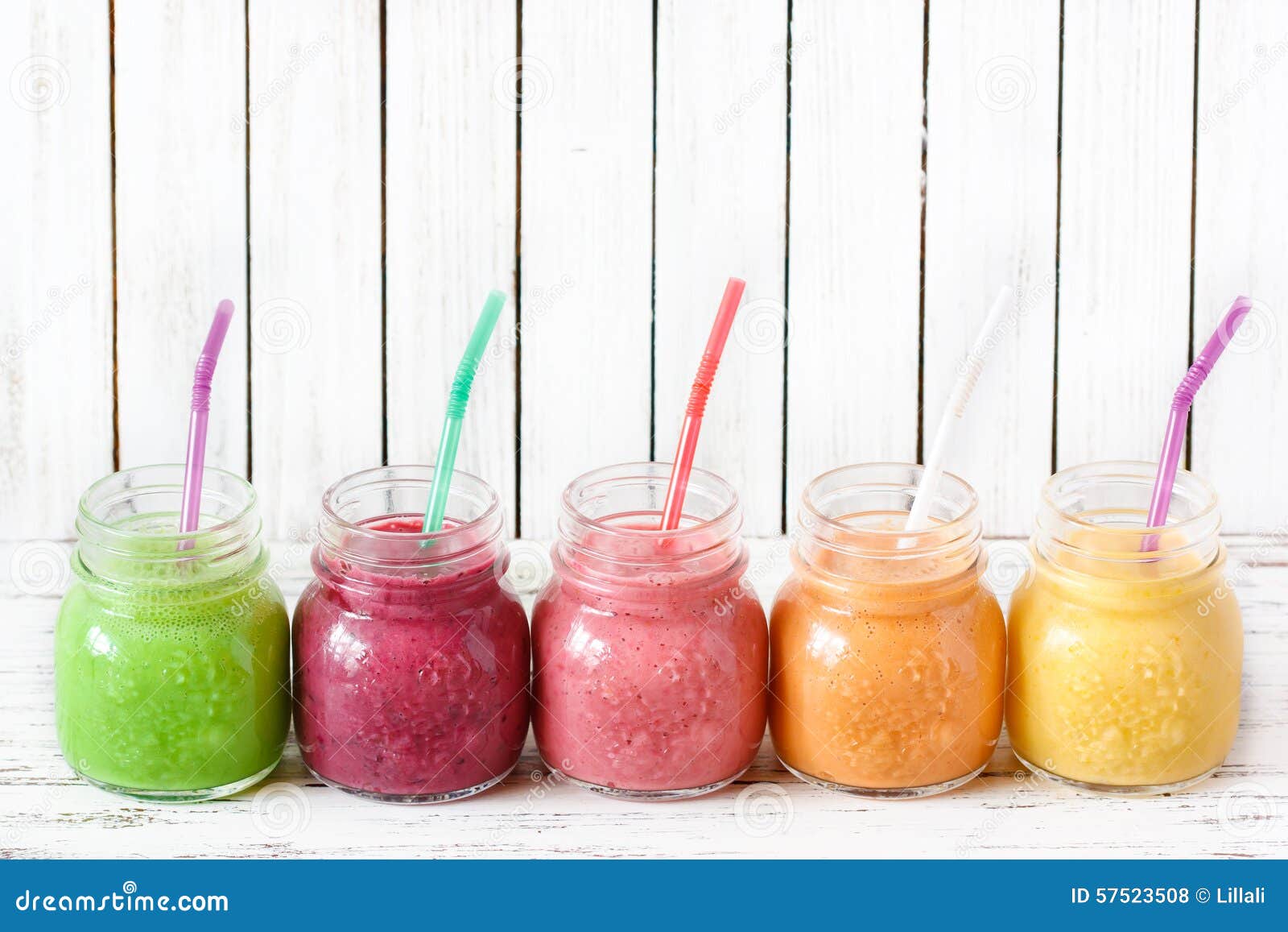 Smoothies foto de archivo. Imagen de espinaca, zarzamora - 57523508