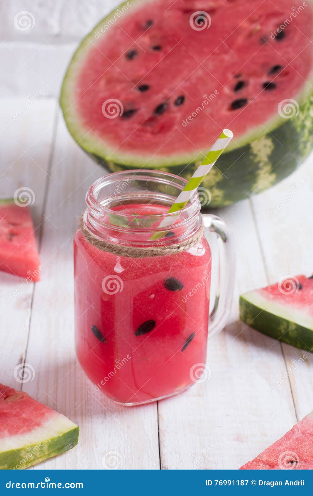 Smoothies Van Het Stro Van Watermeloenjuice in Glass Jar with Vers Rood ...