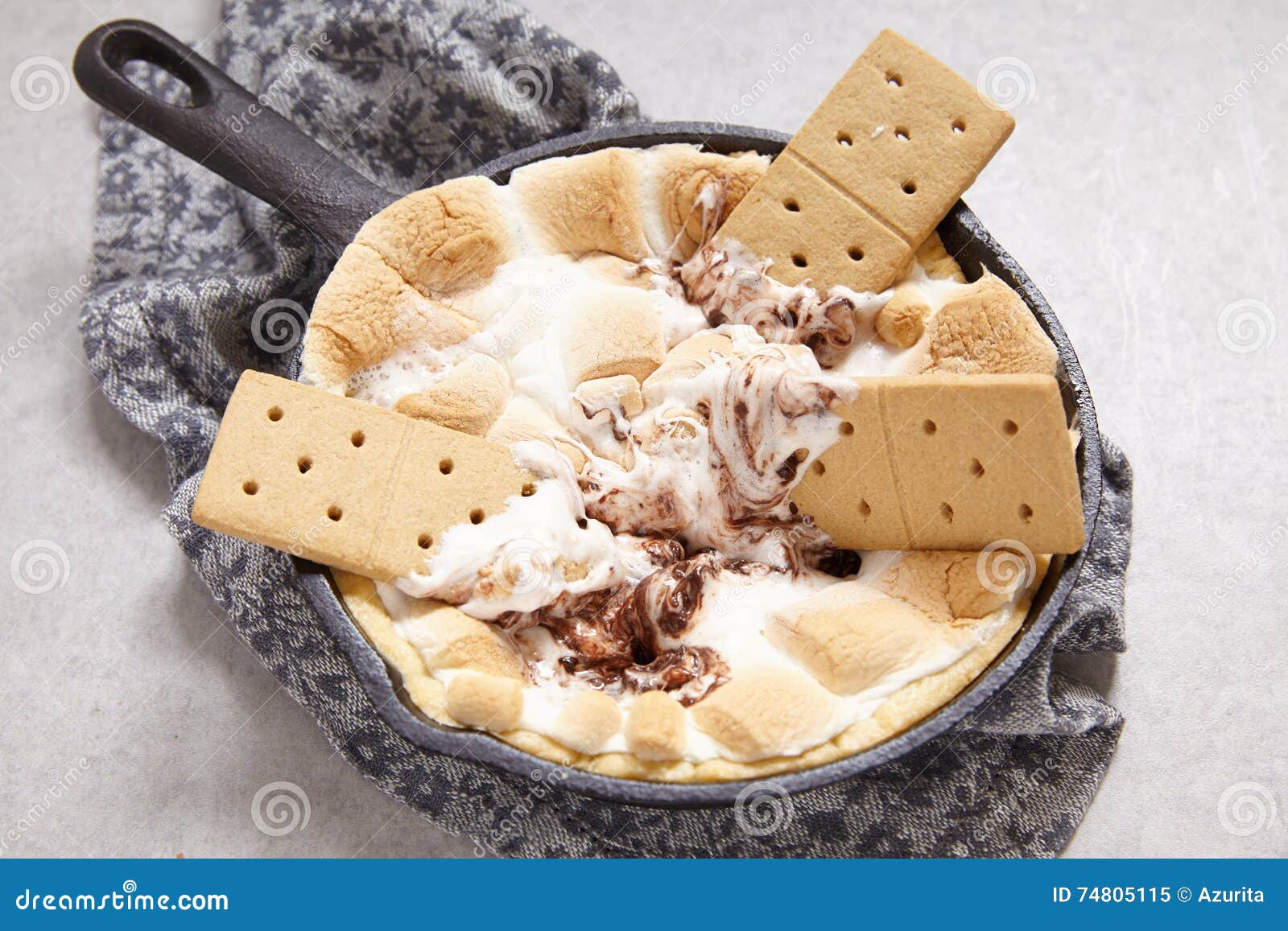 Smores Dip Baked in a Cast Iron Pan Stock Image - Image of fresh ...