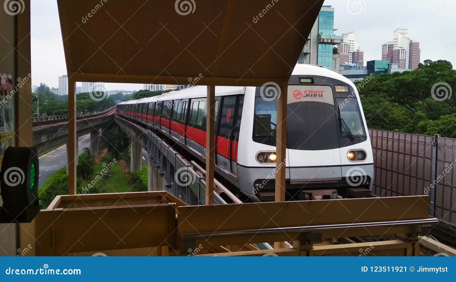 SMRT Train editorial photo. Image of mass, rapid, transit - 123511921