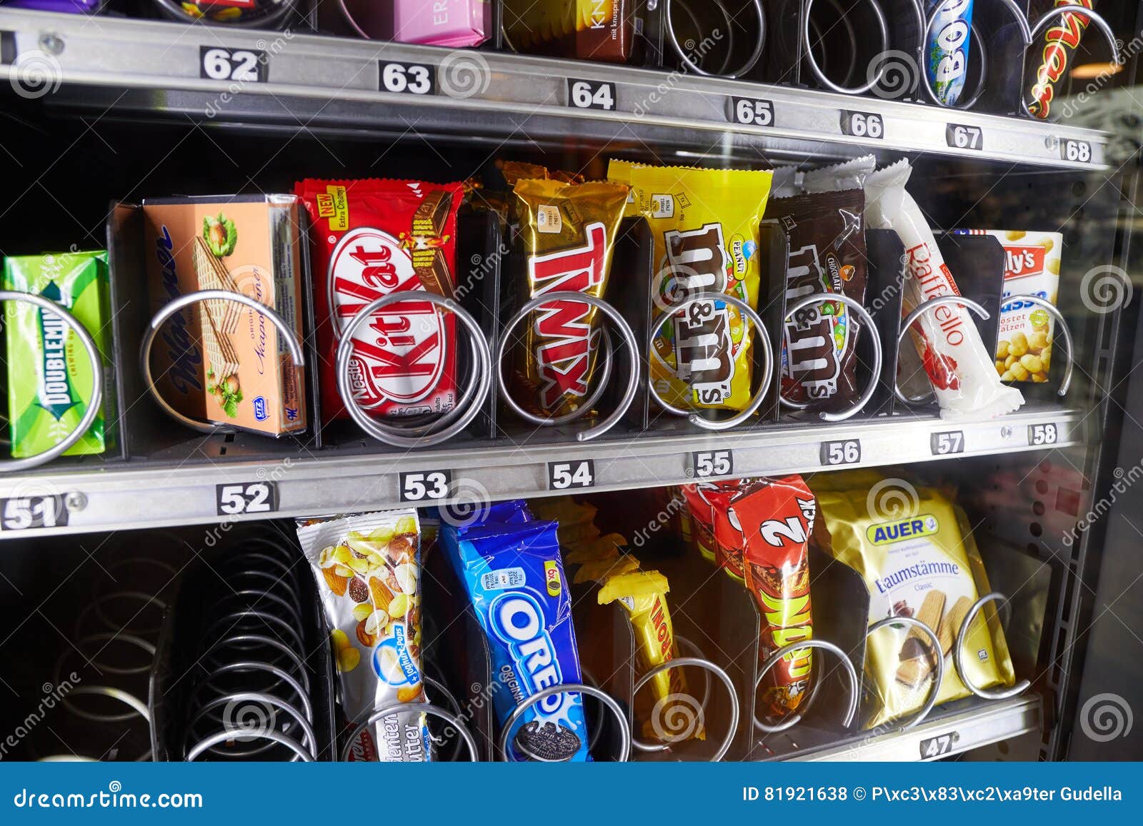 Snack-Automat redaktionelles stockfoto. Bild von städtisch - 81921638