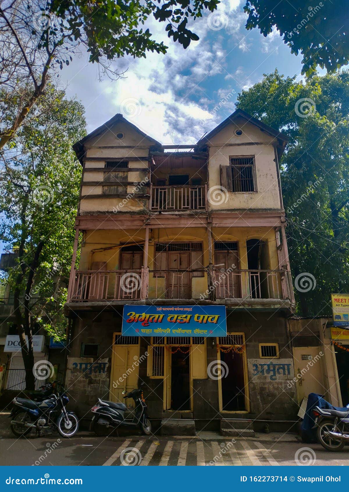 Snacks Centre in a Old Building in Pune City, India. Editorial Stock ...