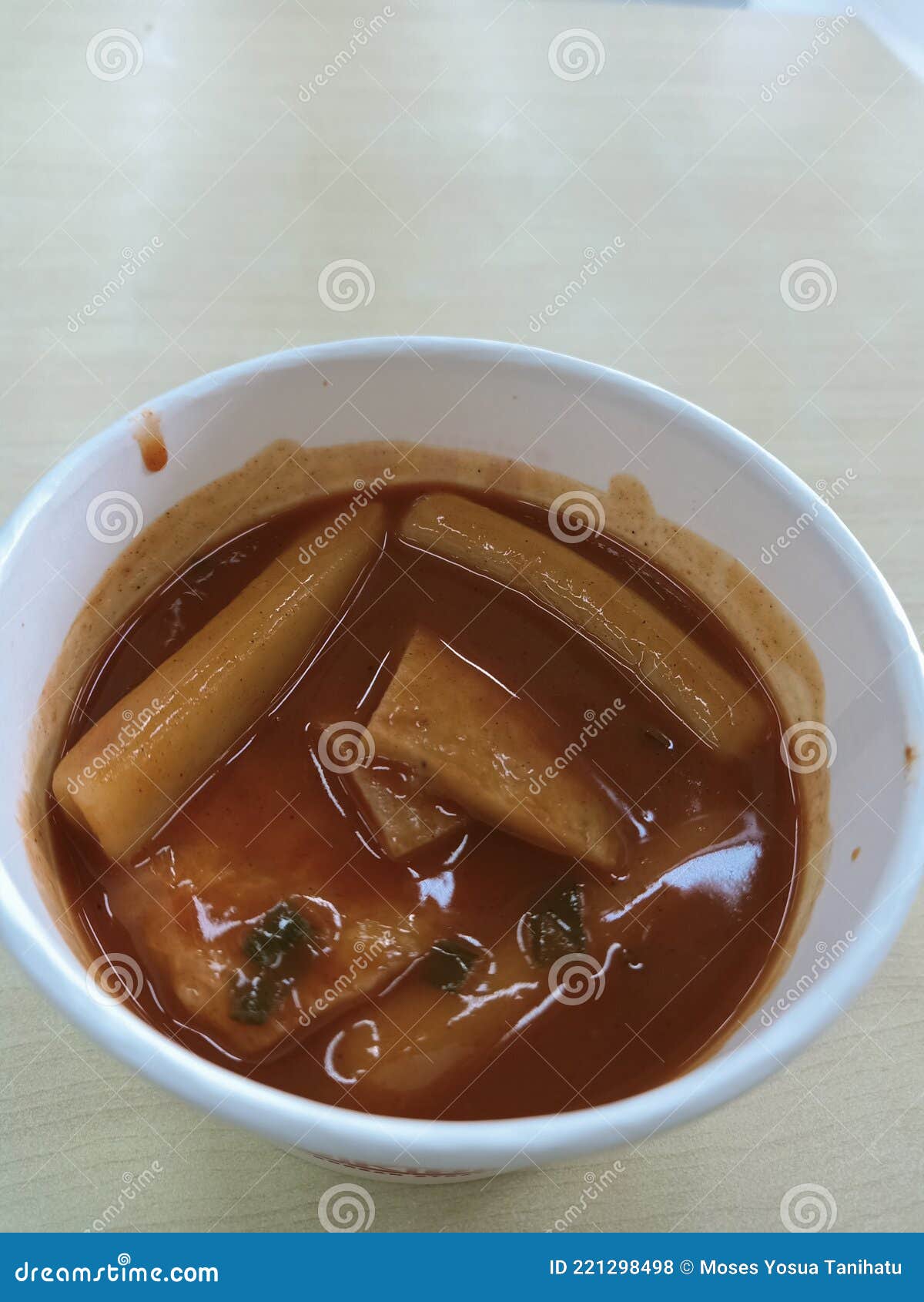 Snacks Topokki Coreanos Apimentados E Deliciosos Foto de Stock - Imagem ...