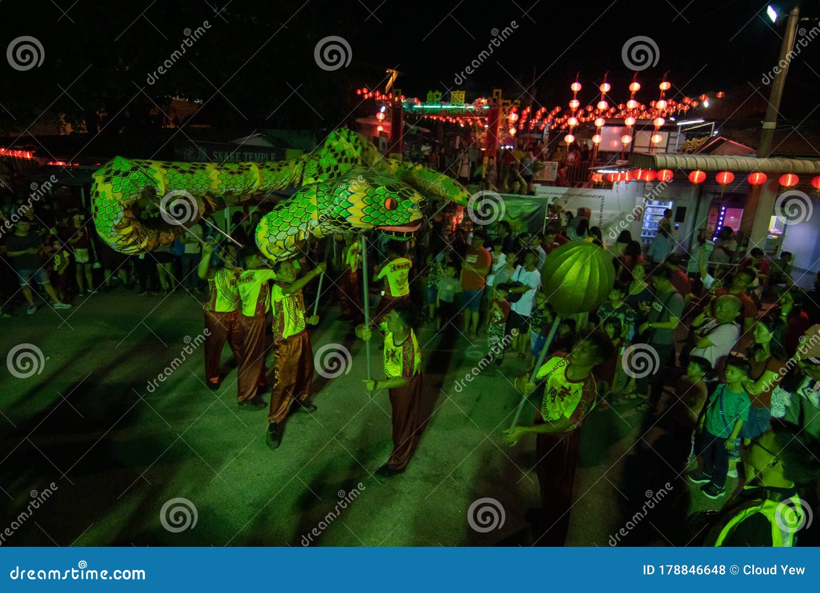 Snake Dance in Front of Snake Temple. Editorial Stock Photo - Image of ...