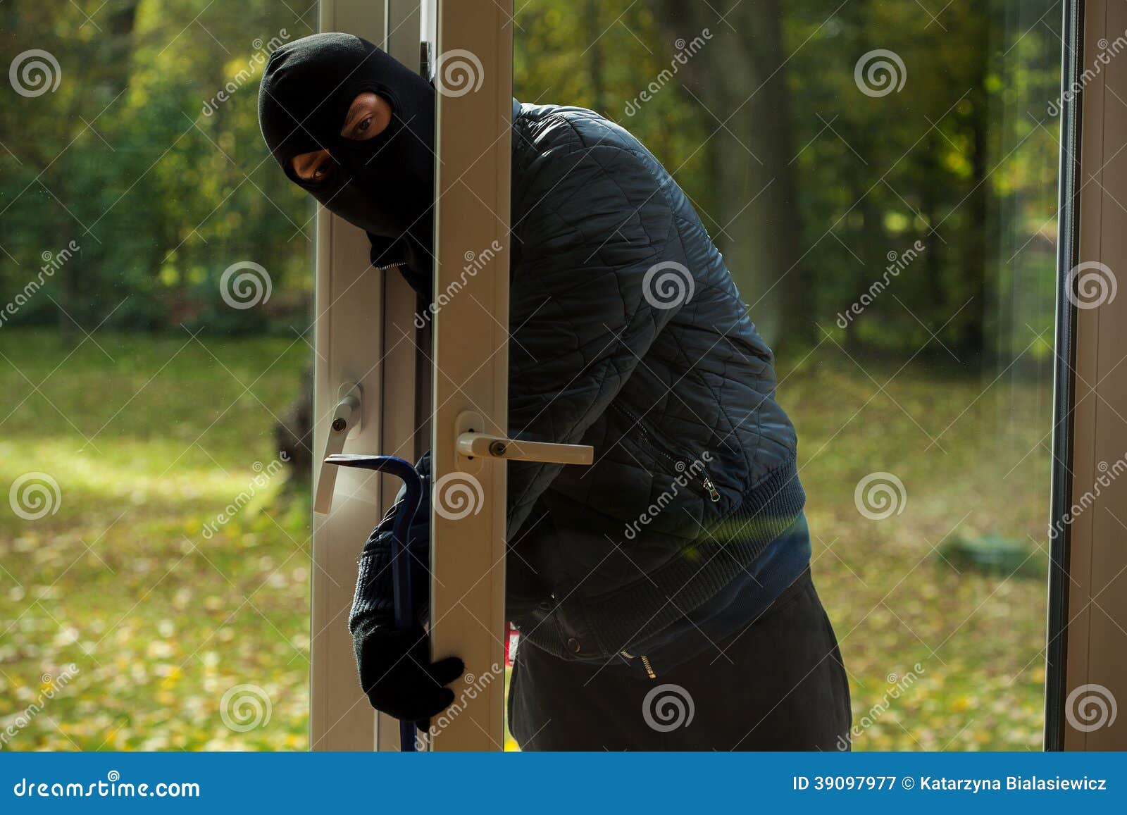 252 Criminal Sneaking Photos - Free & Royalty-Free Stock Photos from ...