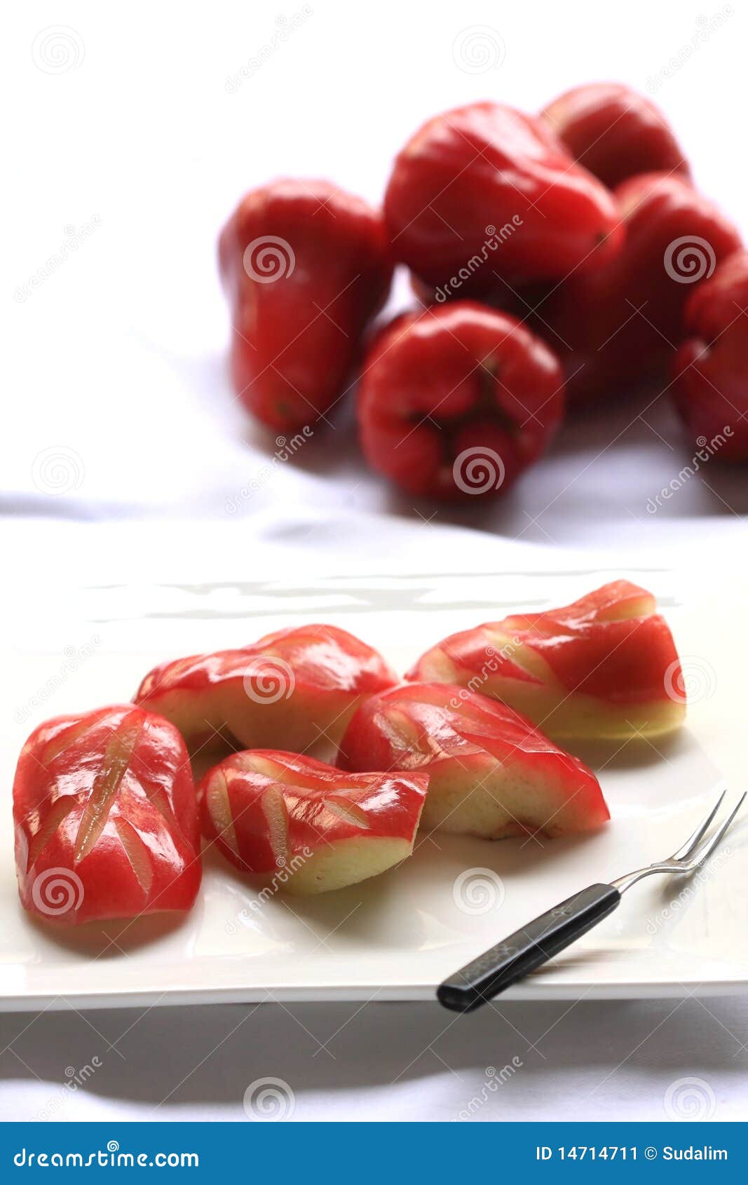 Sned frukter fotografering för bildbyråer. Bild av rosa - 14714711