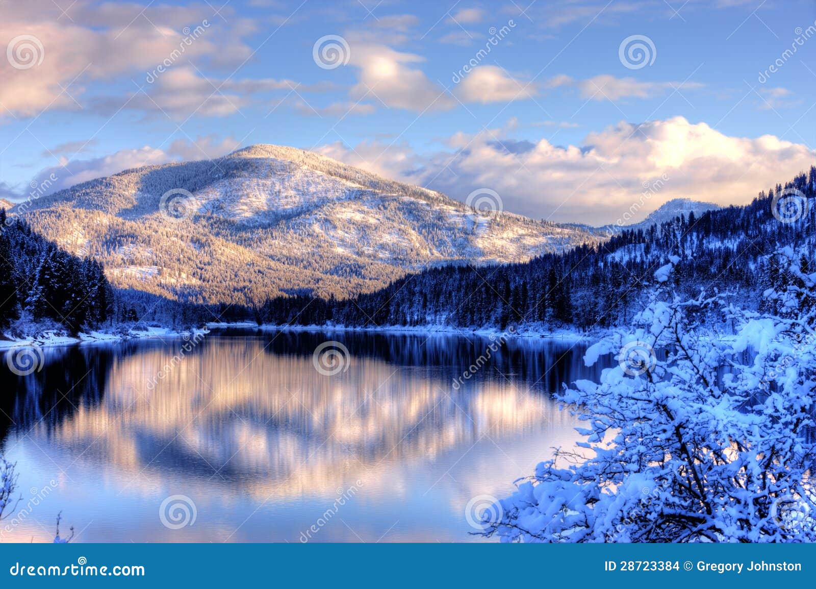 Sneeuw berglandschap. stock foto. Image of landschap - 28723384