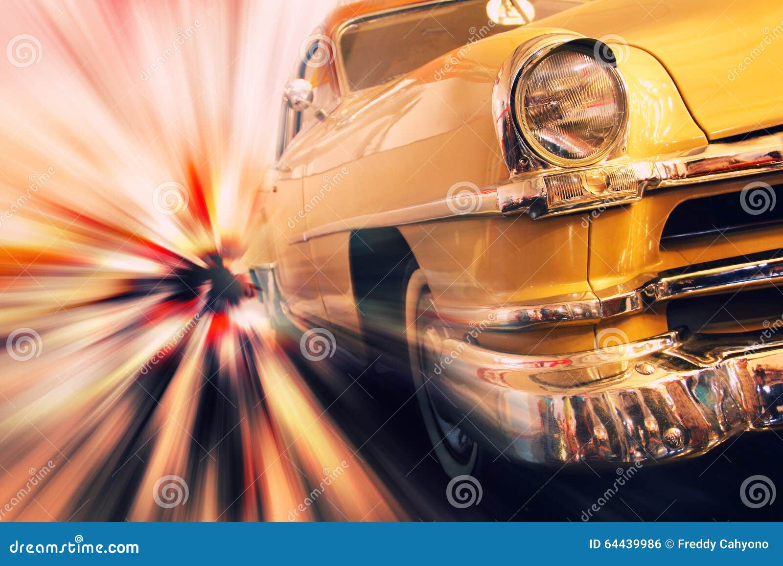 Snel Bewegende Uitstekende Auto Stock Foto - Image of motor, overdrijf ...