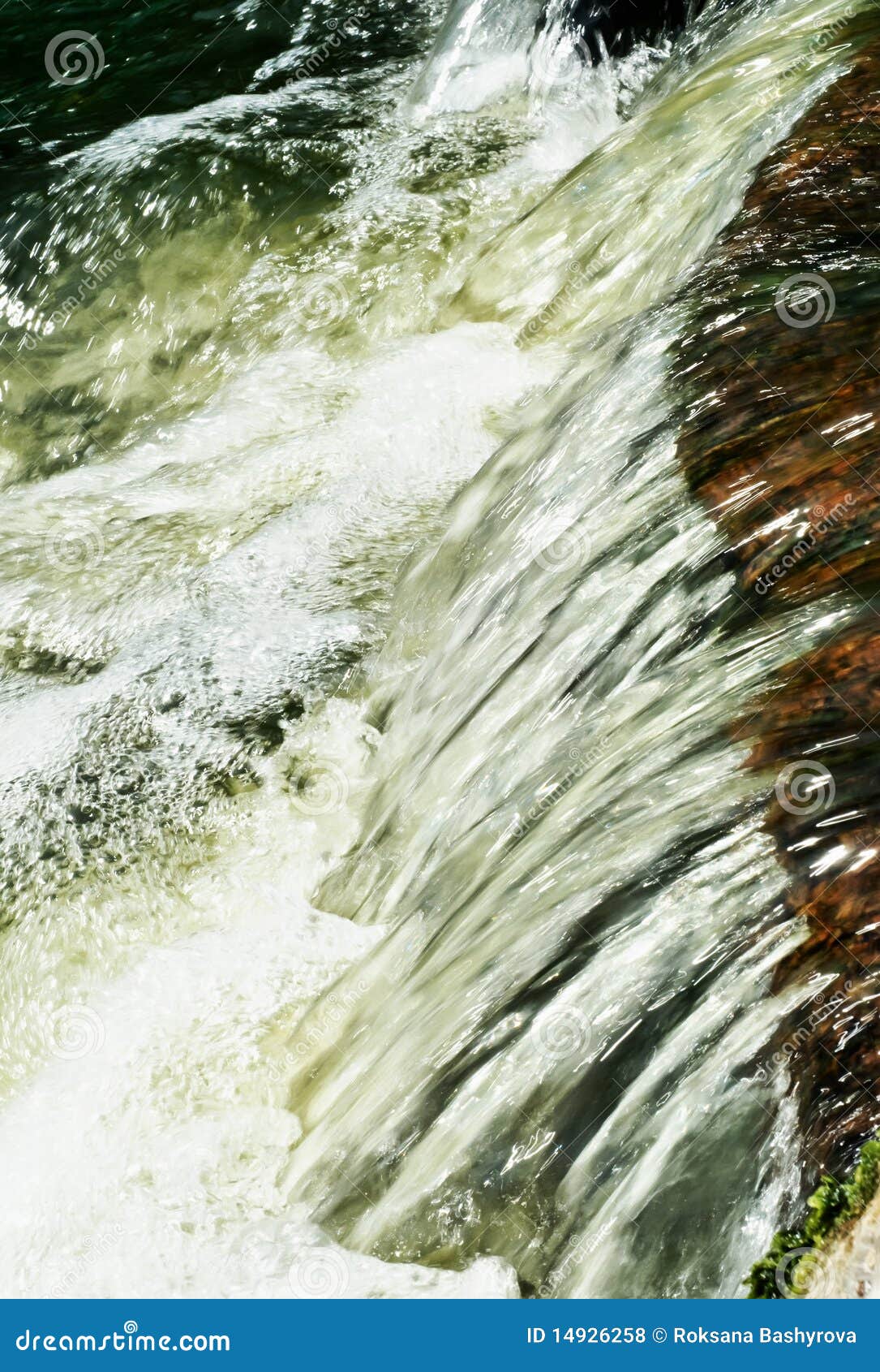 Snel stromend water stock foto. Image of snel, achtergronden - 14926258