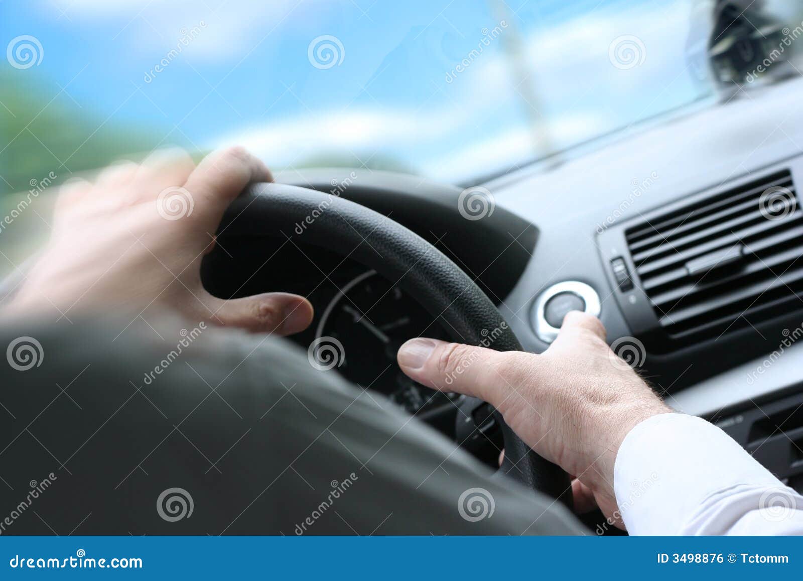 Snelle Draai/het Drijven Van Een Auto Stock Foto - Image of bestuurder ...