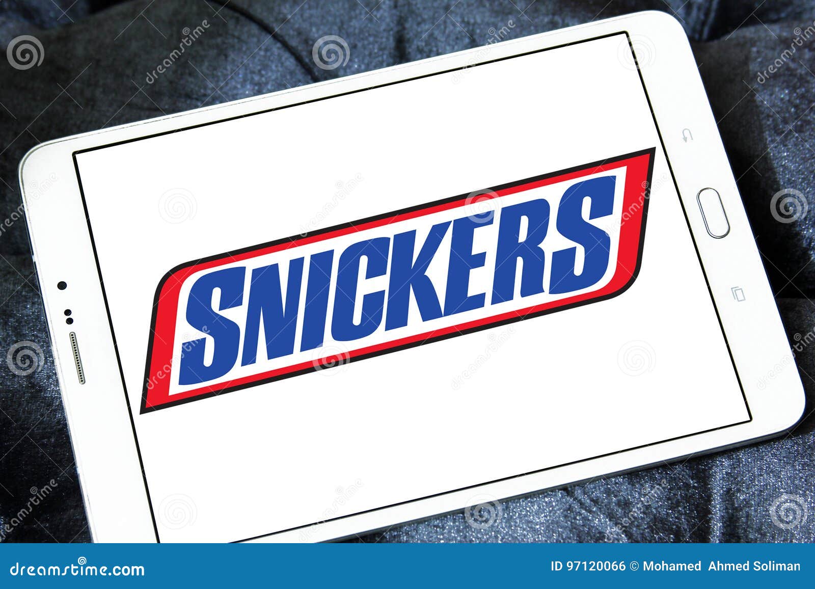Snickers chocolate logo editorial photo. Image of calories - 97120066