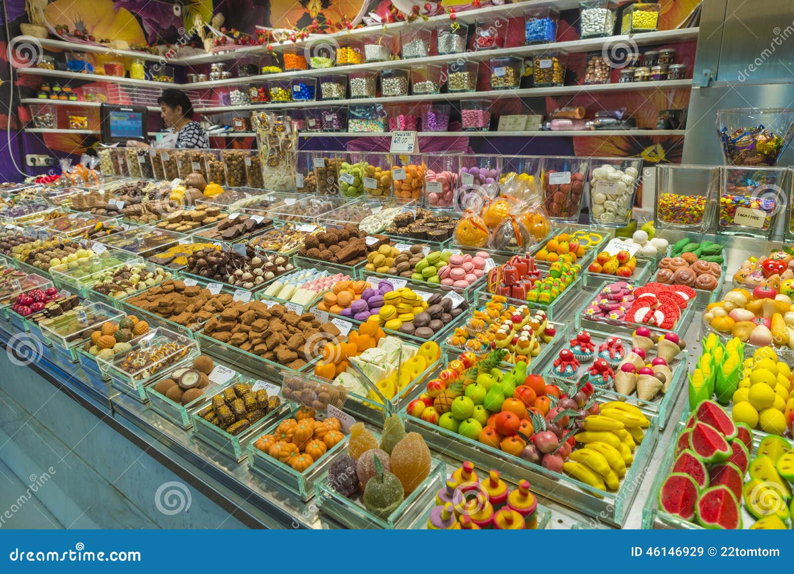 Snoepwinkel in La Boqueria, Barcelona Redactionele Stock Afbeelding ...