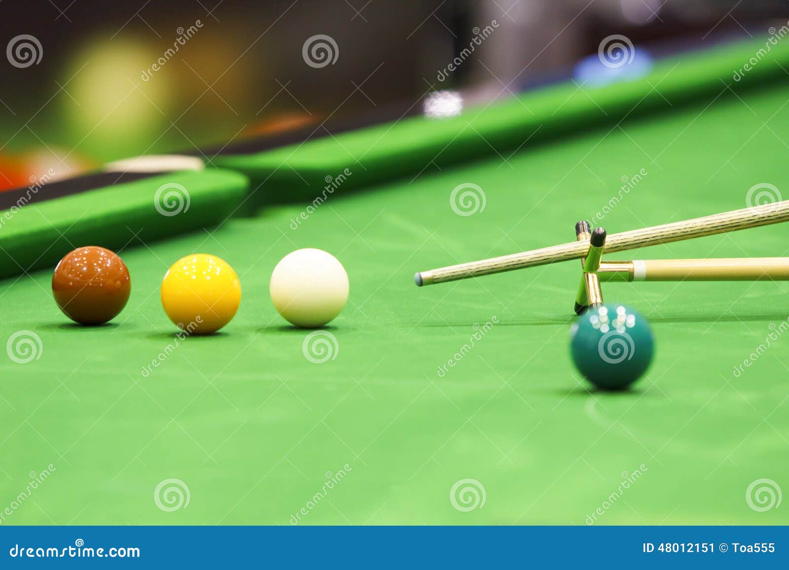 Snooker Ball and Rest Stick Stock Image - Image of gamble, impact: 48012151