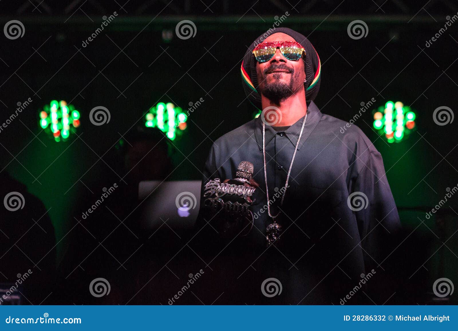 Snoop Dogg (Snoop Lion) Performs in Bend, Oregon 12-18-2012 Editorial ...