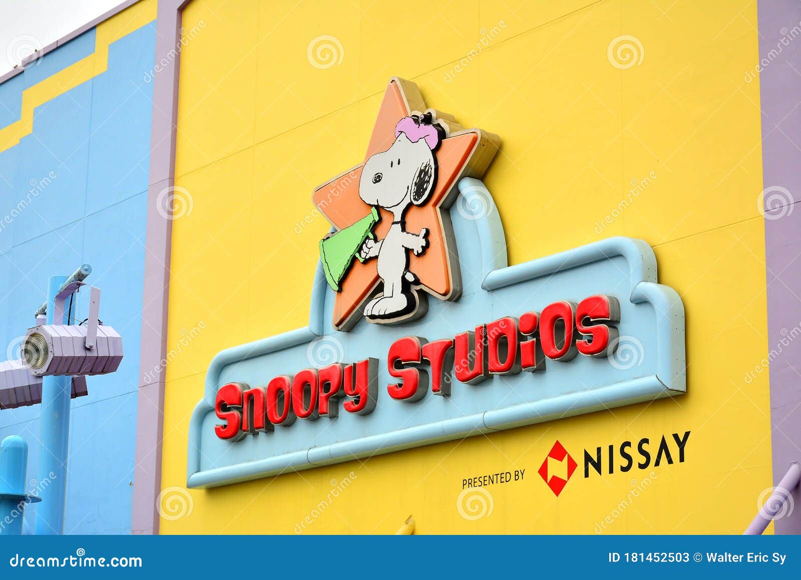 Snoopy Studios Sign And Statues At Universal Studios Japan In Osaka ...