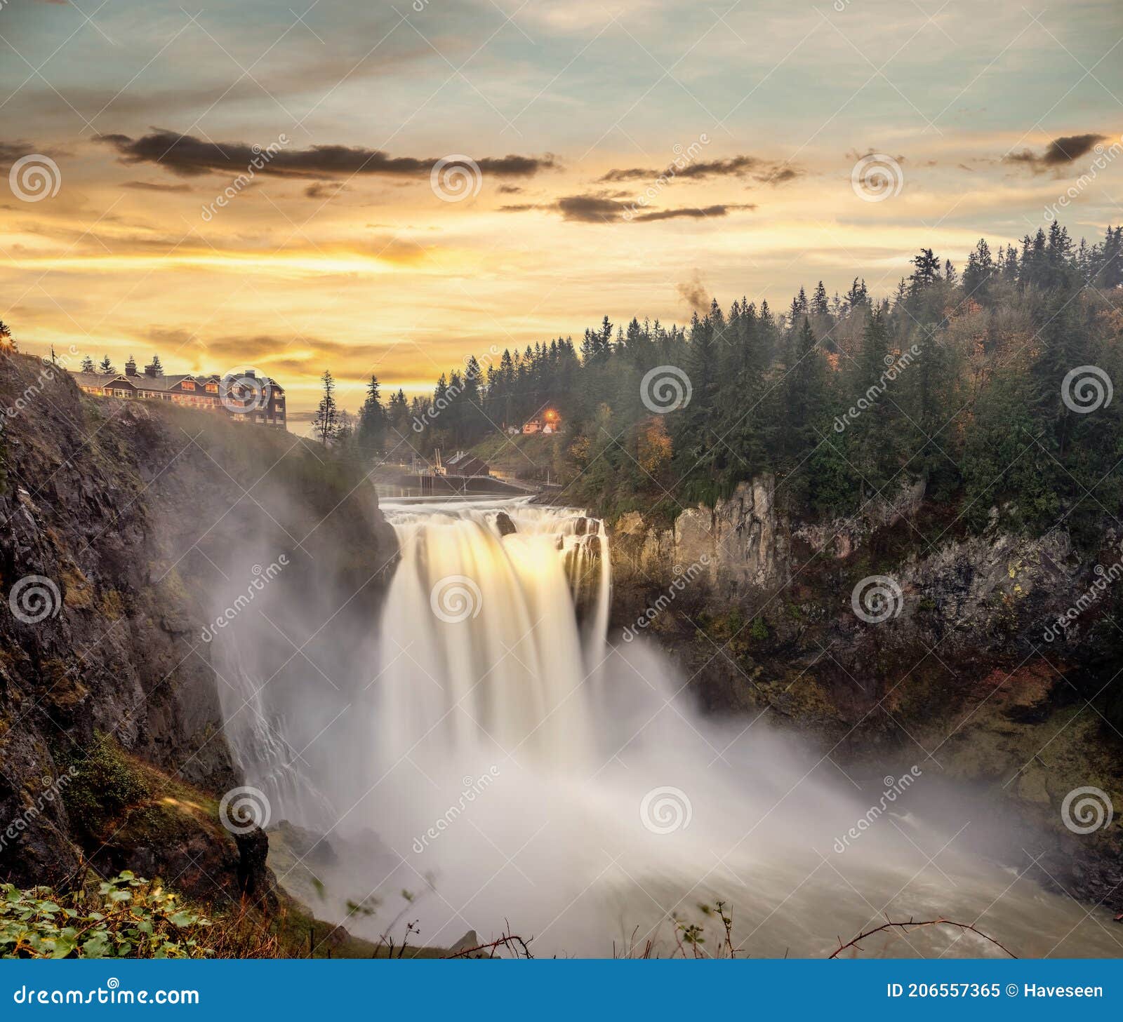 Snoqualmie Falls at Sunset in Washington State Stock Image - Image of ...