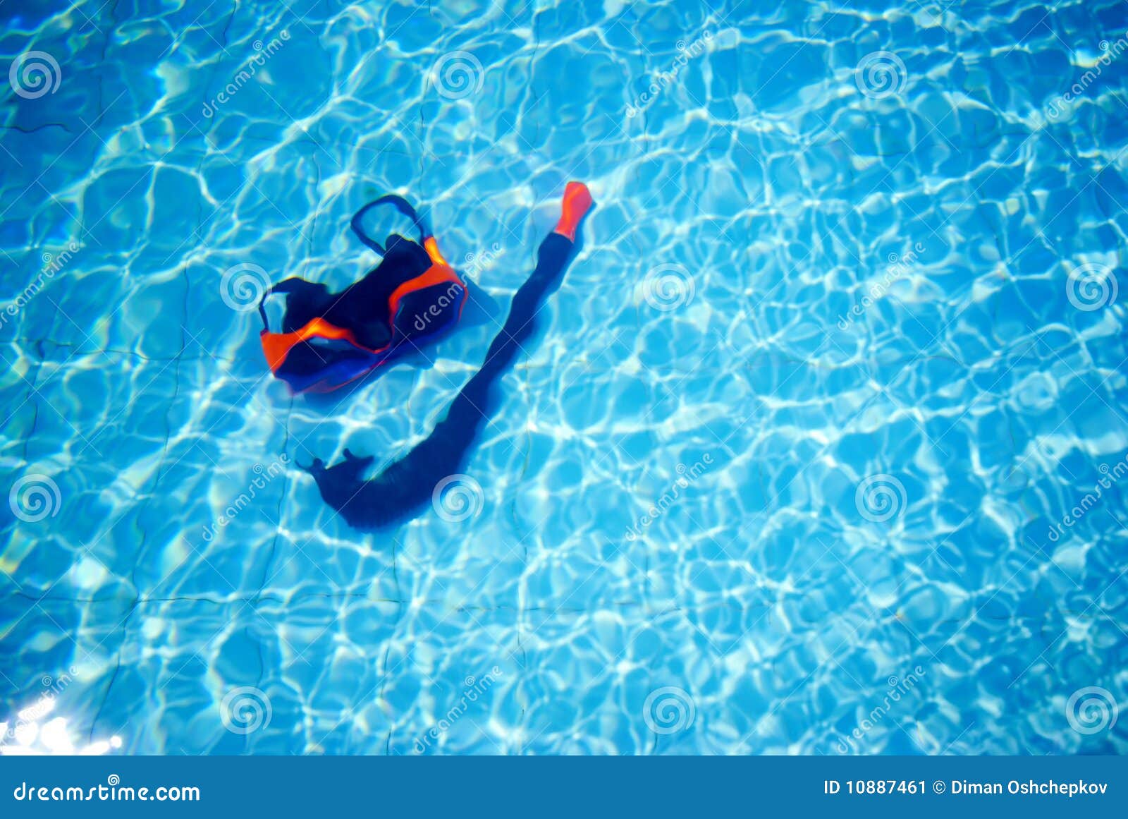 Snorkel mask in the pool stock image. Image of poolside - 10887461