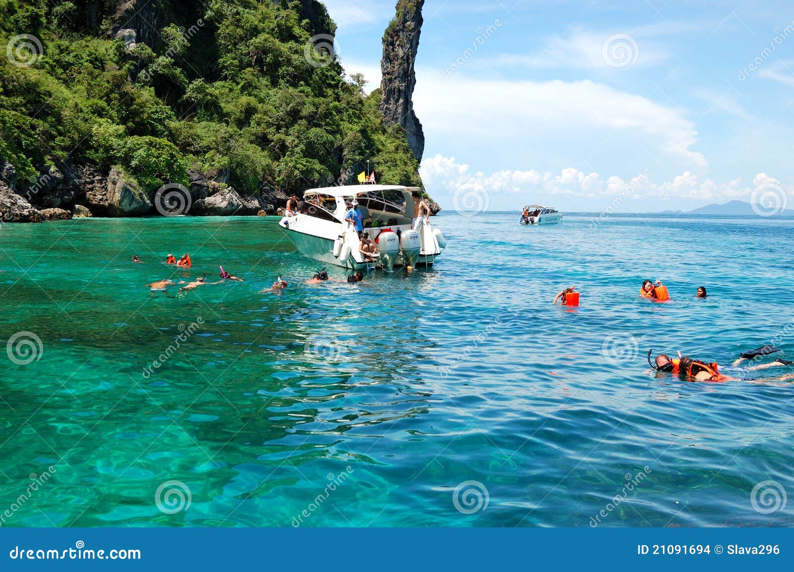 Snorkeling Tourists And Motor Yachts On Red Sea In Ras Muhammad ...