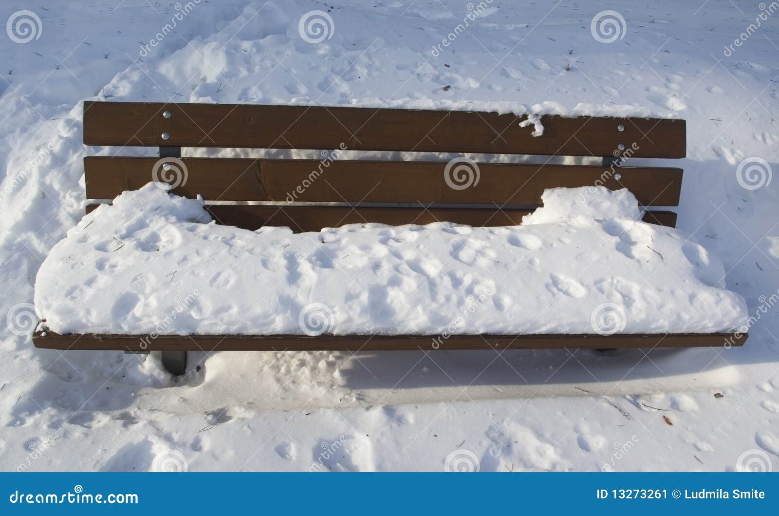 Snow and a bench. stock image. Image of rest, park, weather - 13273261