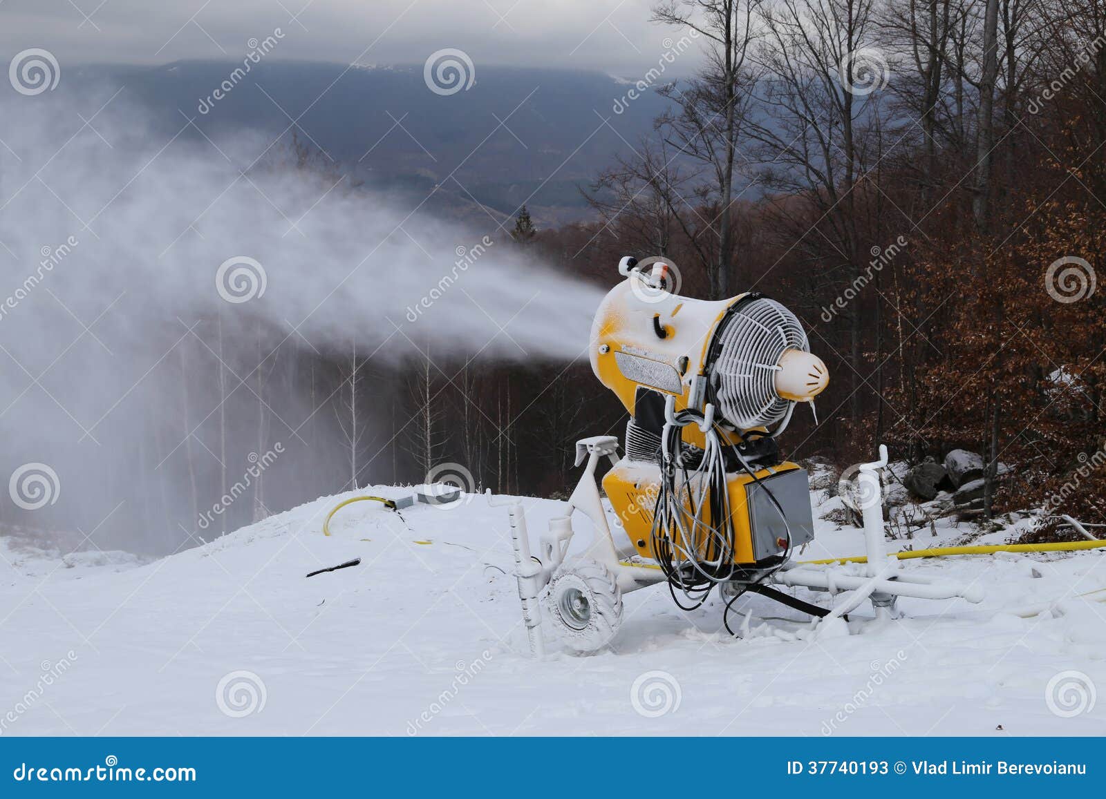 Snow cannon blowing stock image. Image of cannon, skiing - 37740193