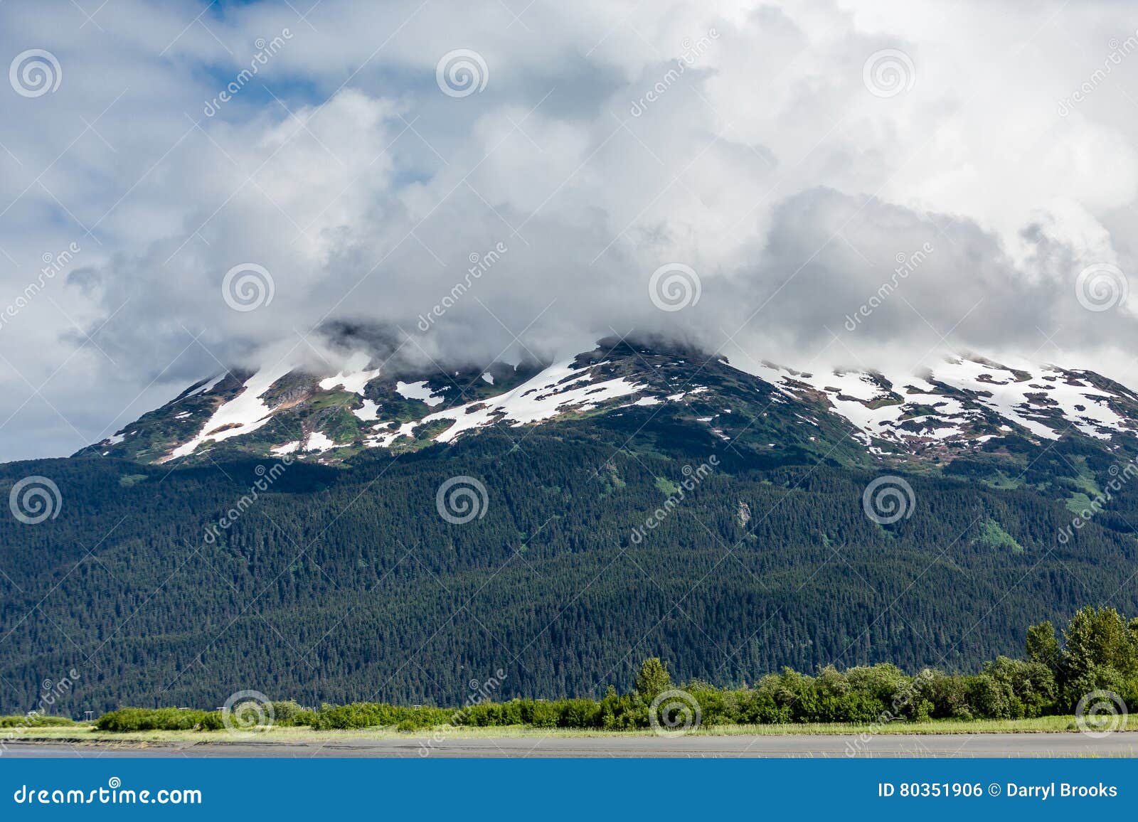 Snow Capped Alaskan Mountains Stock Photo - Image of peaks, denali ...