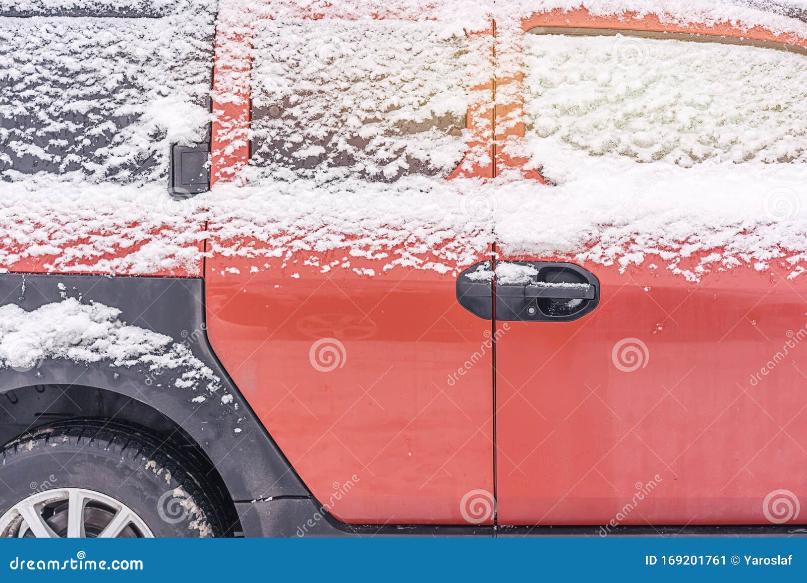 Snowy Car Side View in Winter Stock Image - Image of frost, snowy ...