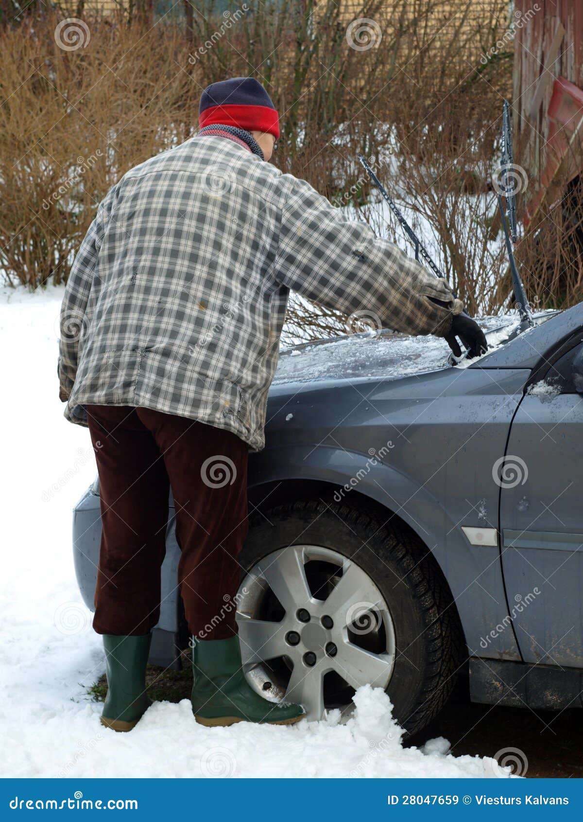 Snow cleaning from car 3 stock image. Image of snow, country - 28047659