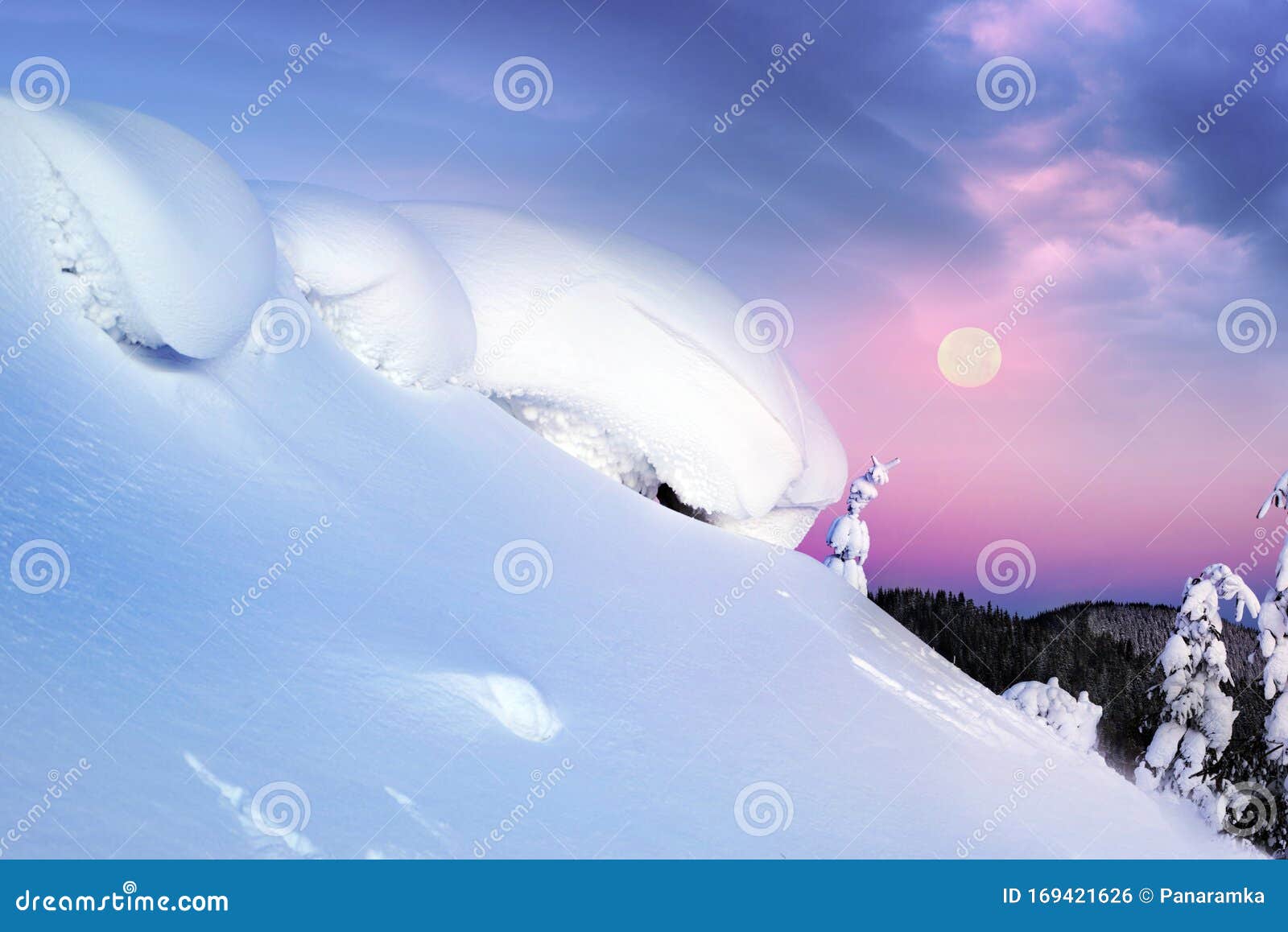 The Snow Cornice at the Top Stock Photo - Image of glacier, high: 169421626