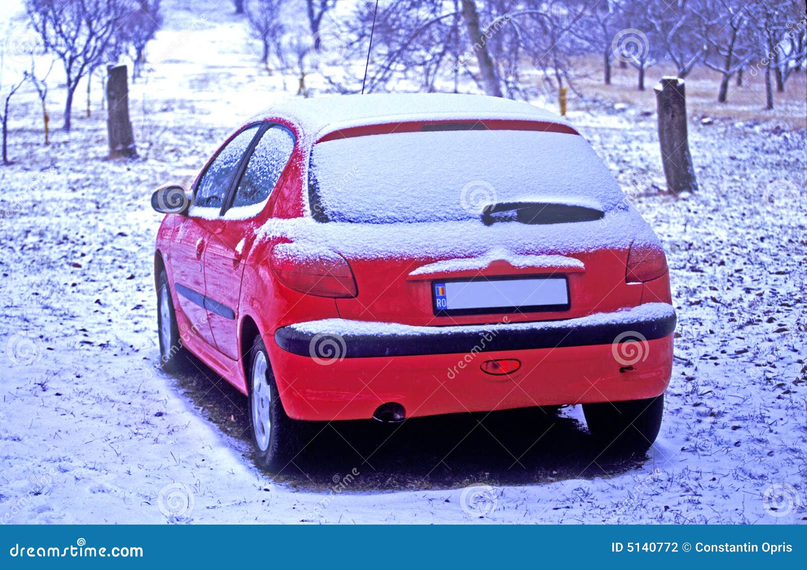 Snow covered car stock photo. Image of freeze, transportation - 5140772