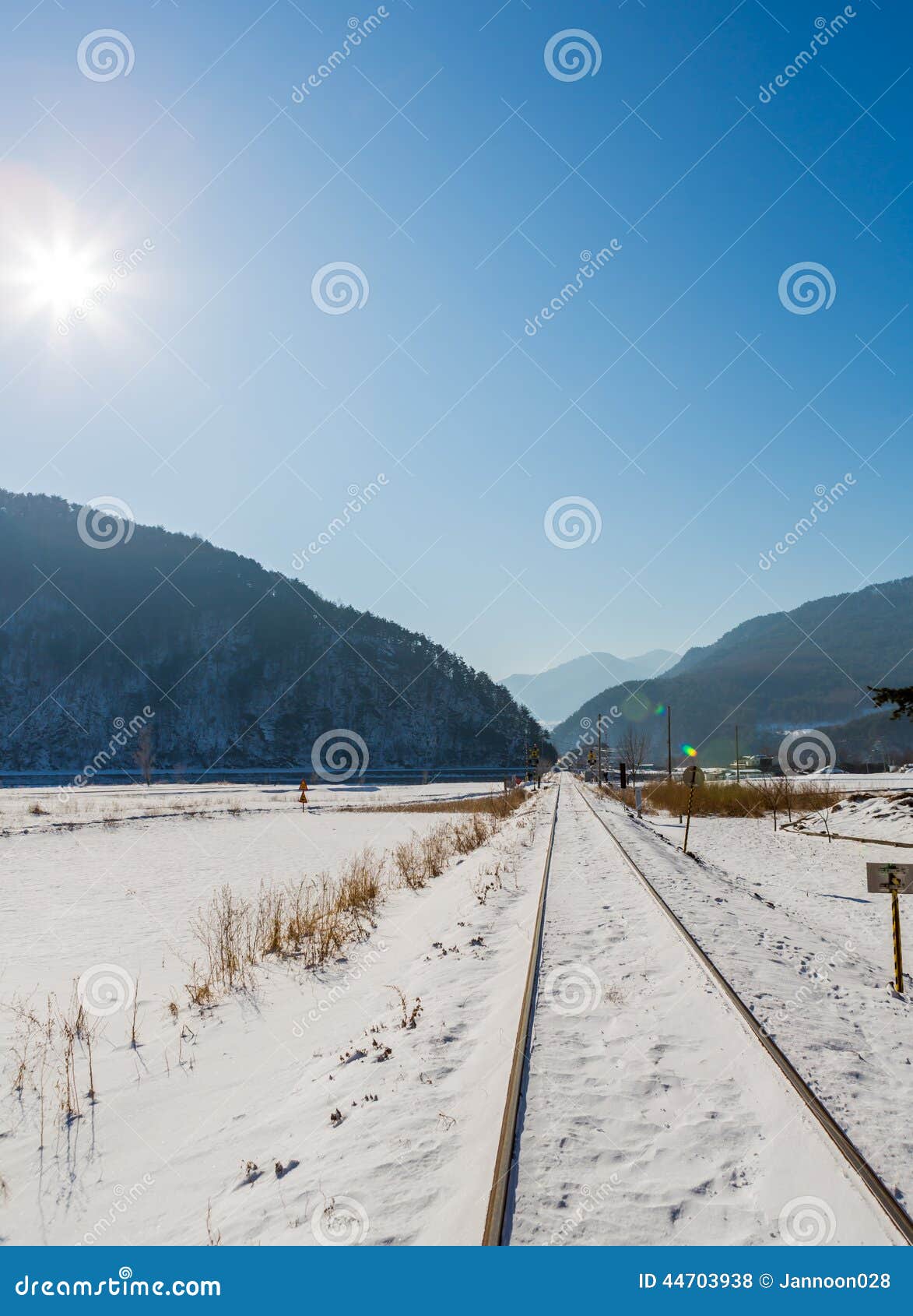 Snow Covered Railroad Tracks Stock Photo - Image of winter, snow: 44703938