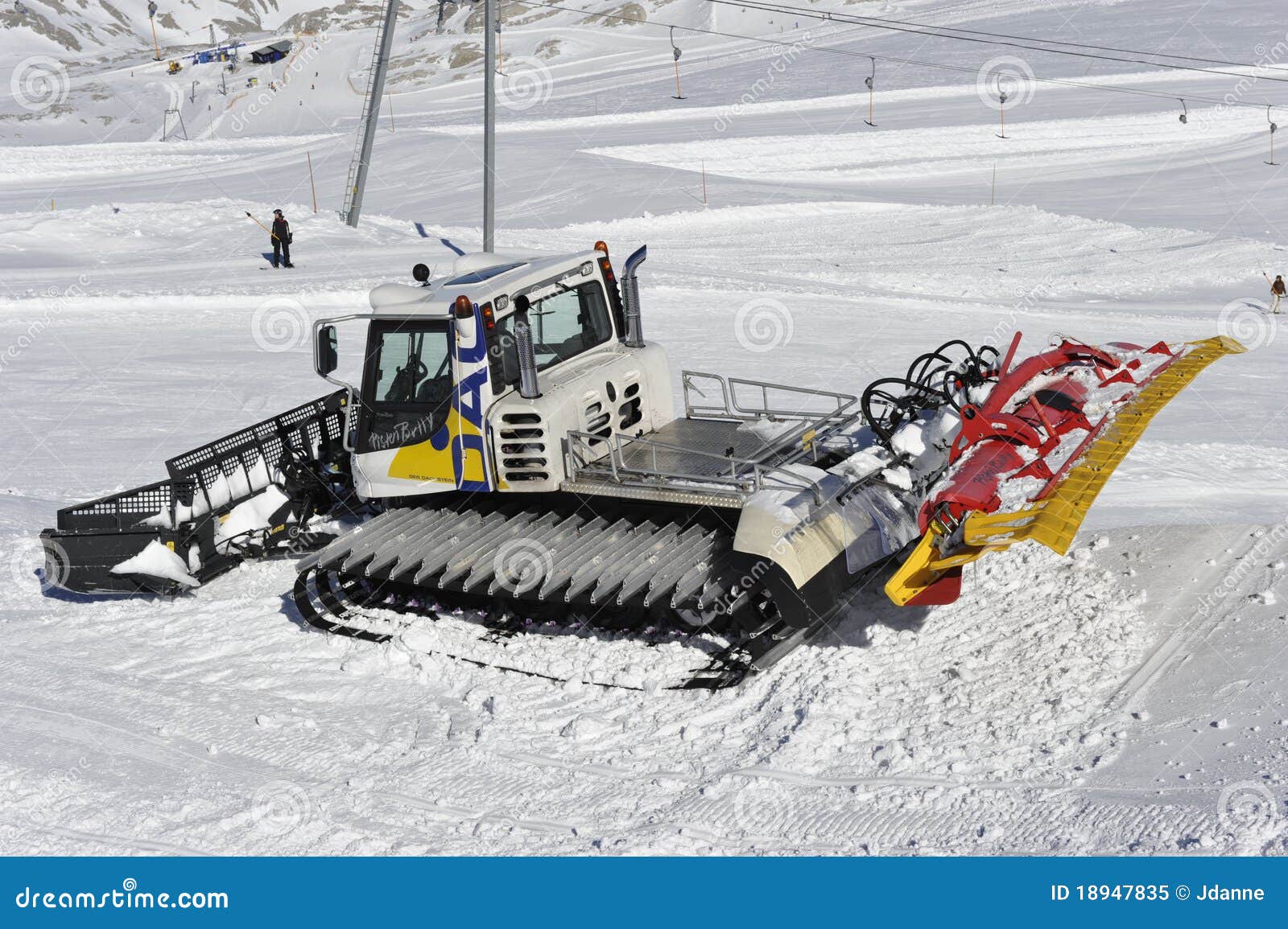 Snow Crawler editorial image. Image of preparation, amade - 18947835