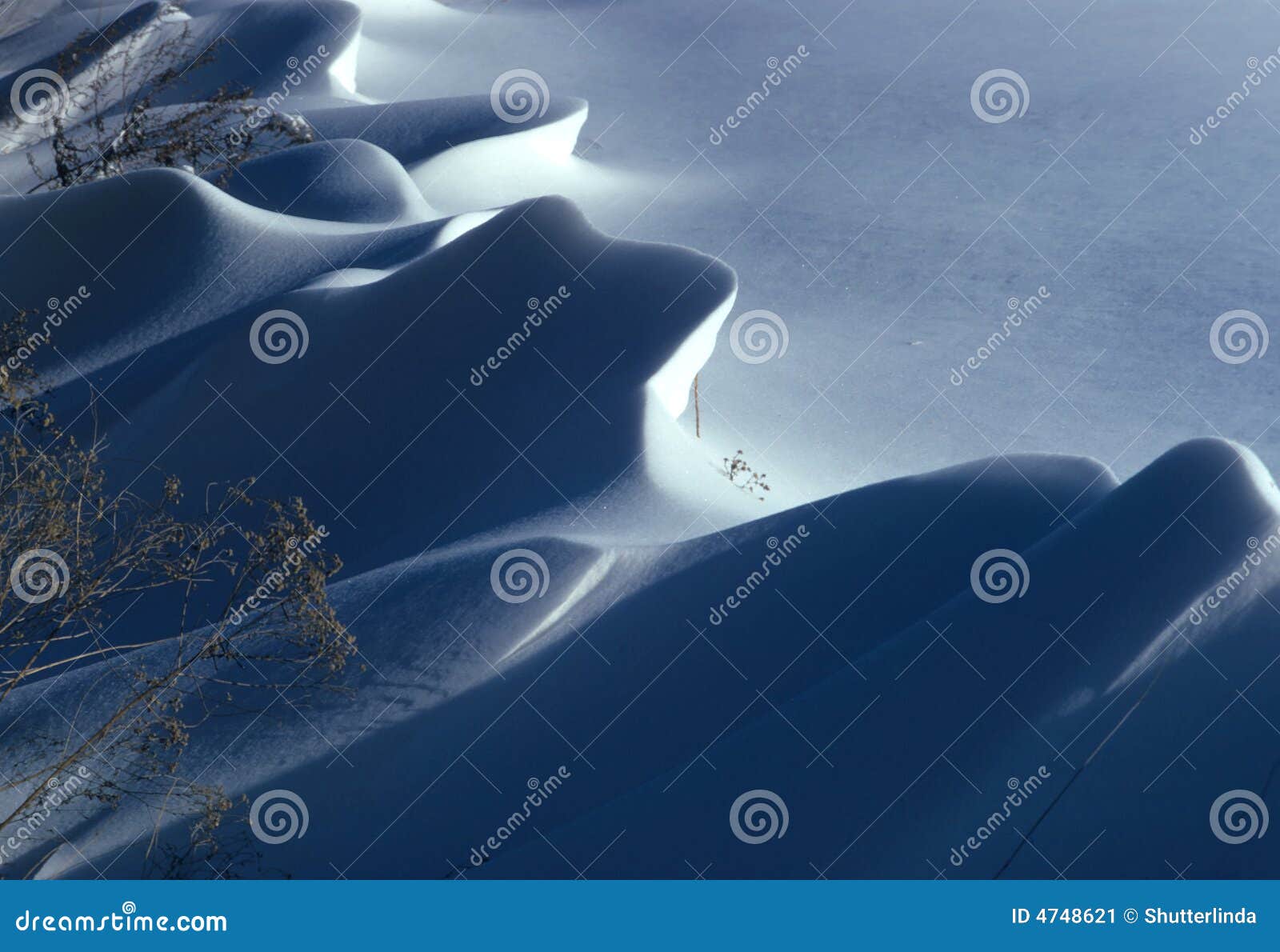 Snow Dune stock image. Image of wind, season, freezing - 4748621