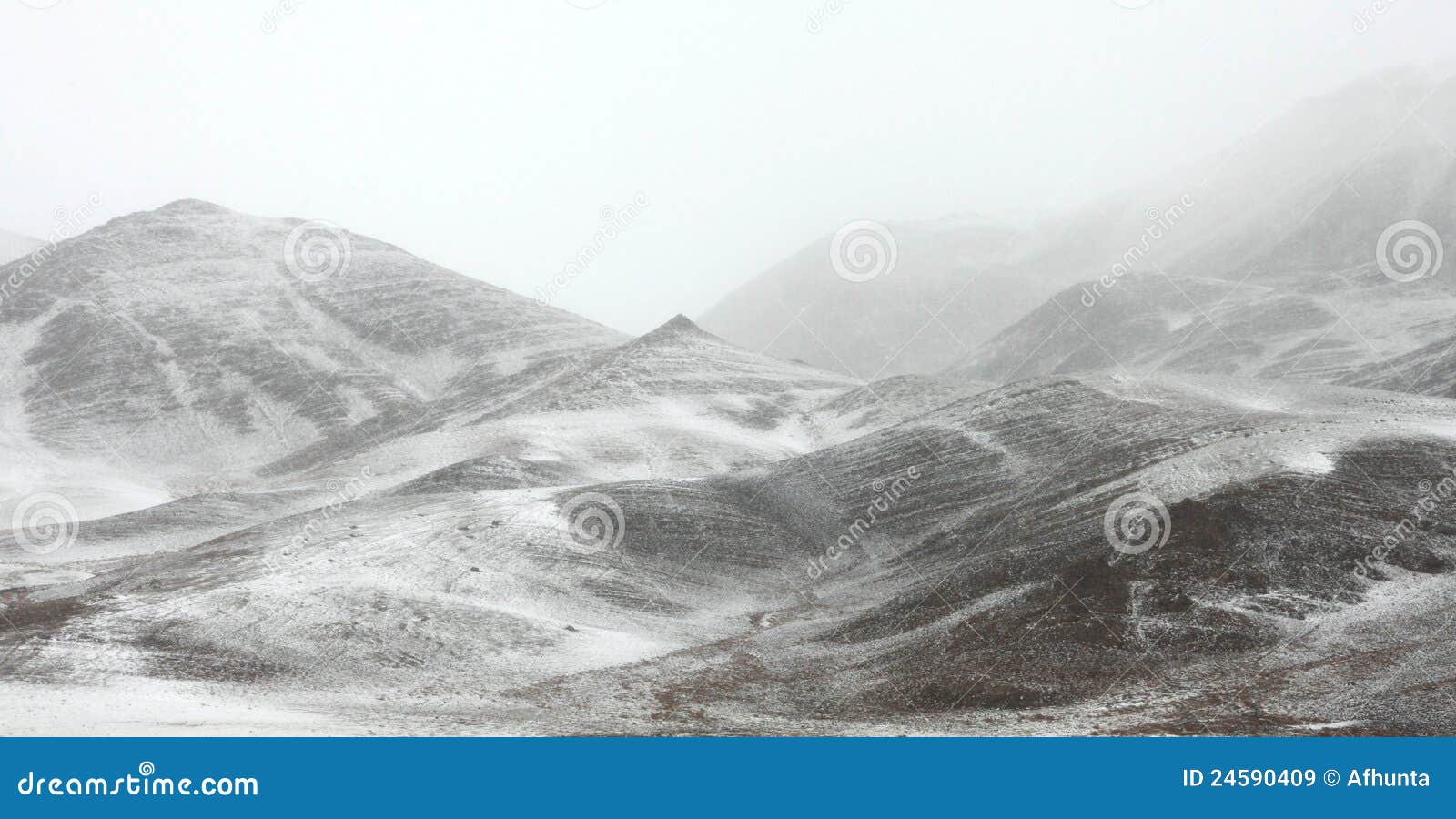 Snow and Fog in the Mountains Stock Image - Image of cloud, asia: 24590409