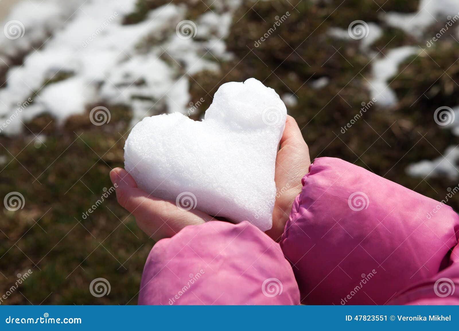 Snow heart in hands stock image. Image of cold, feelings - 47823551