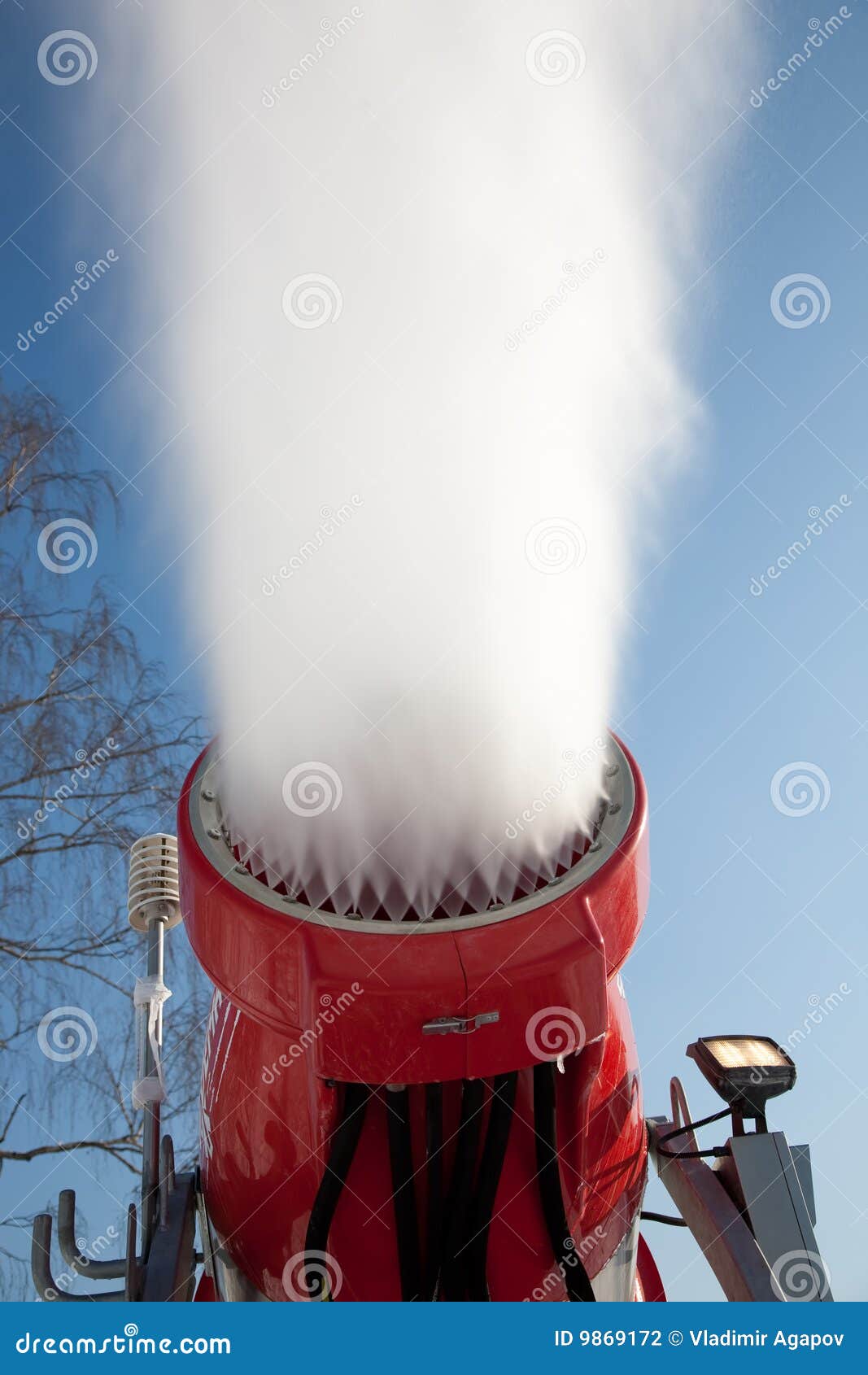 Snow-making gun stock photo. Image of snowmaking, spurt - 9869172