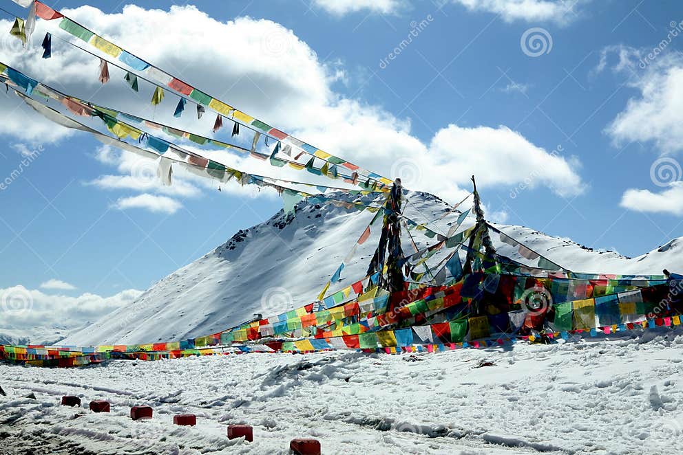 Snow mountain col stock image. Image of mountains, landscape - 5035785