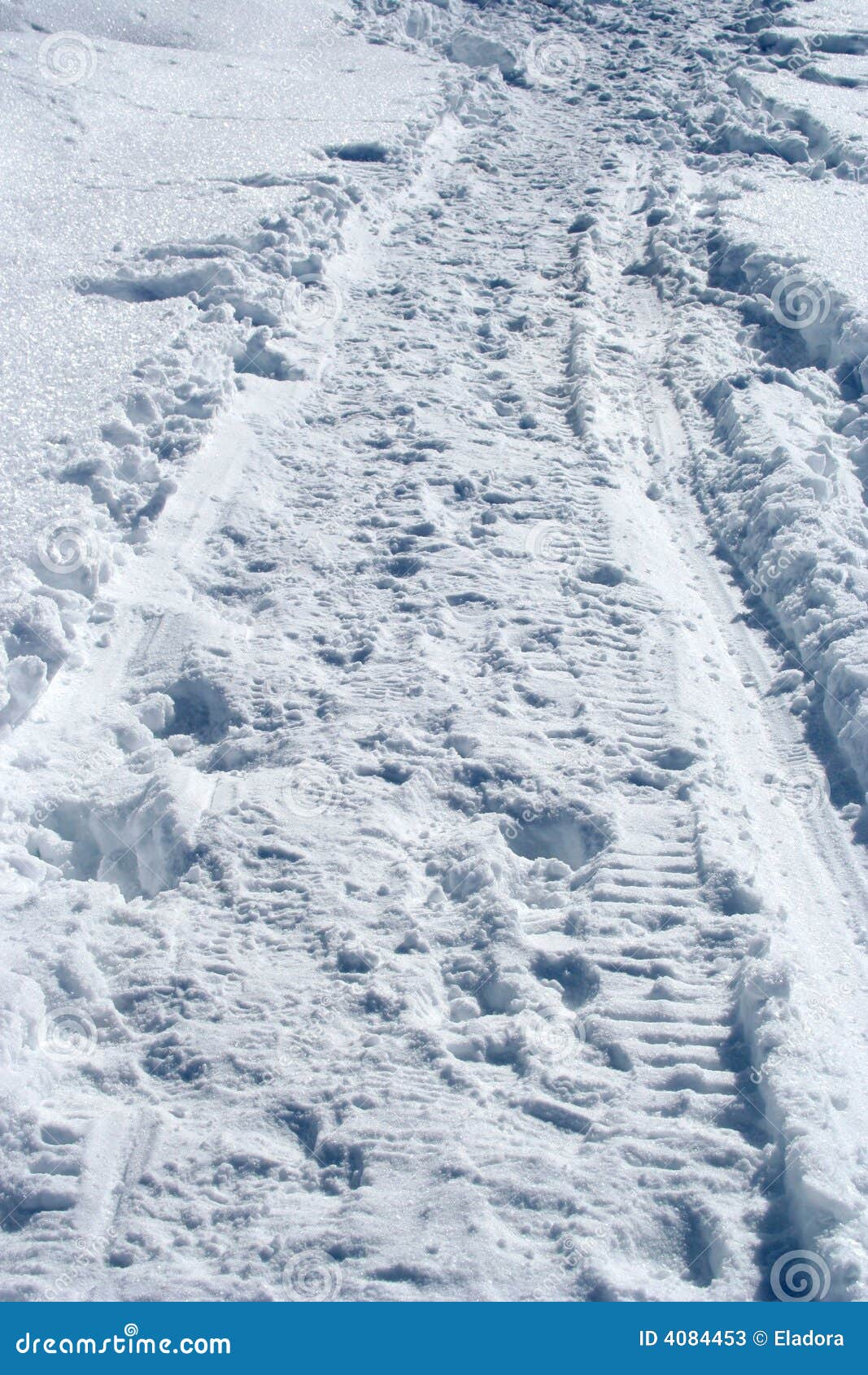 Snow path stock image. Image of flake, bacgrounds, lead - 4084453