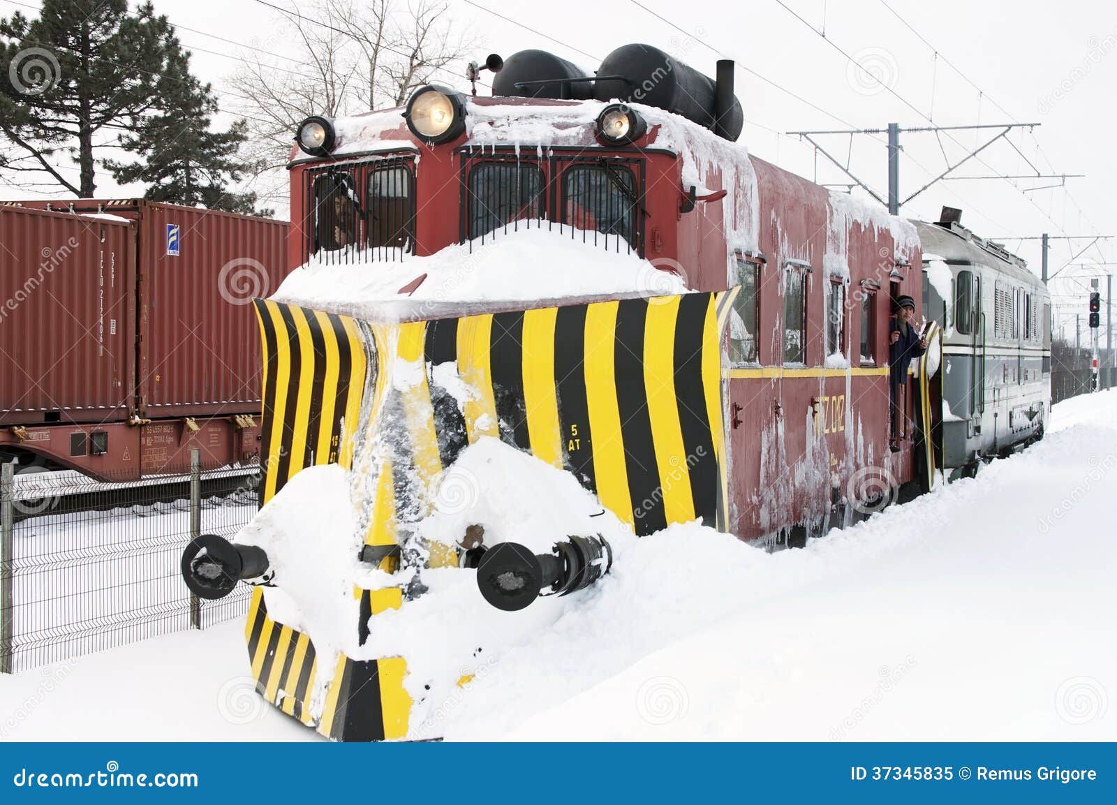 Snow Plow Train - RAW Format Editorial Image - Image of plow, lights ...