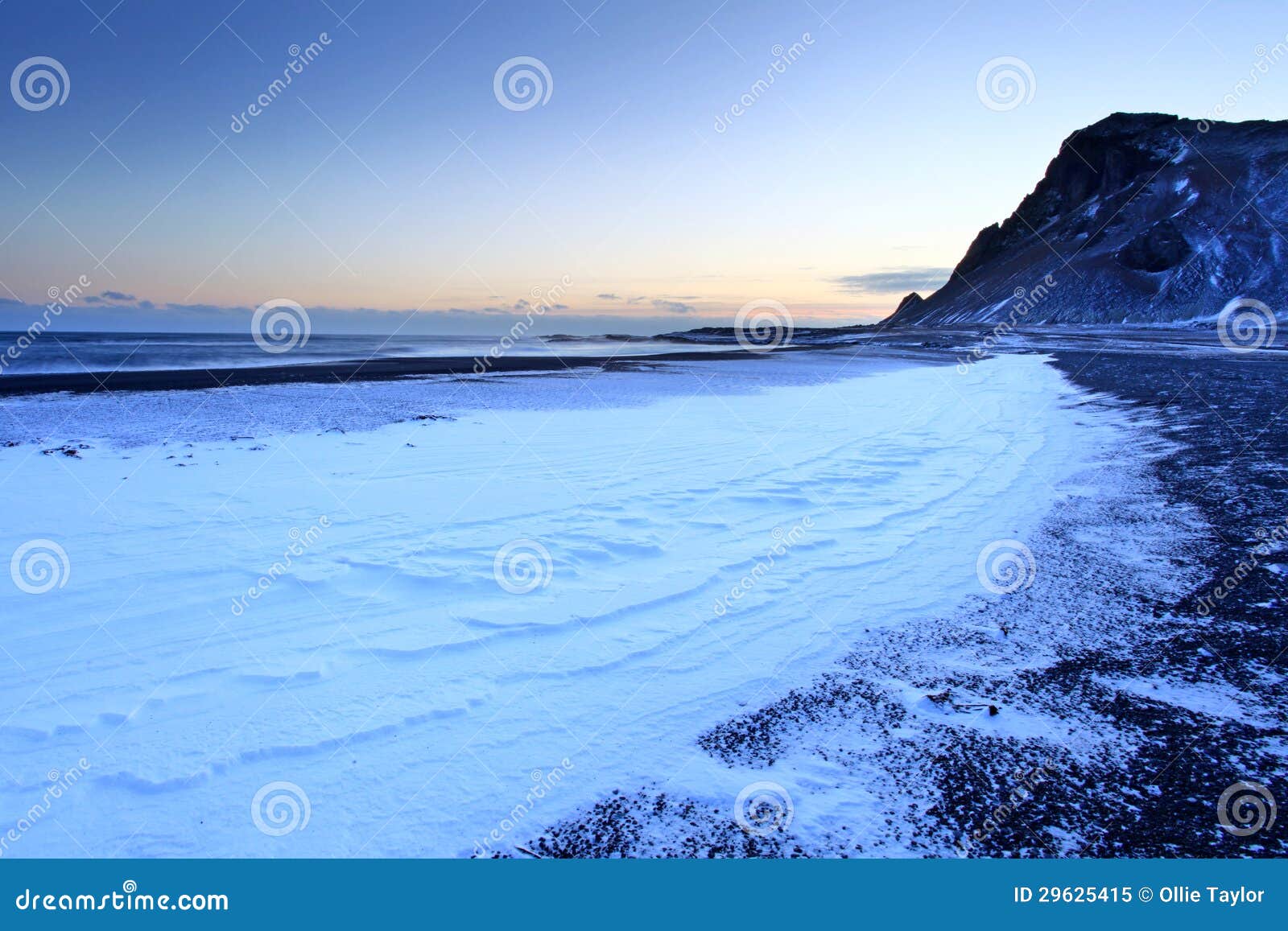 Snow Rift meets the Ocean stock image. Image of polar - 29625415