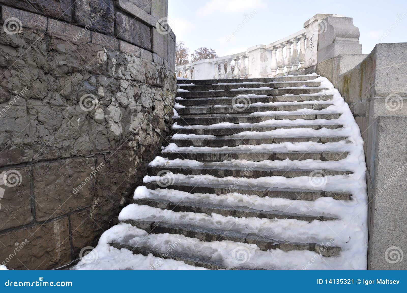 Snow stairs stock image. Image of architecture, winter - 14135321