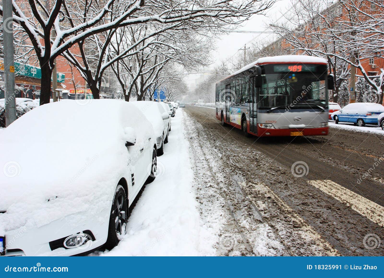 The snow of street beijing editorial photo. Image of driving - 18325991