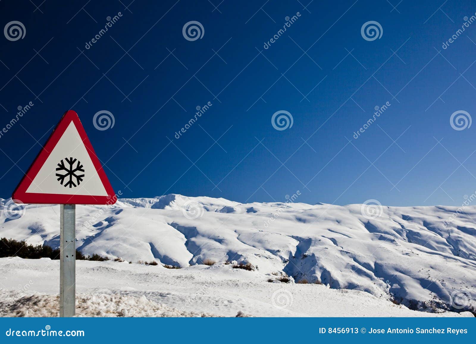 Snow warning sign stock image. Image of nevada, flake - 8456913