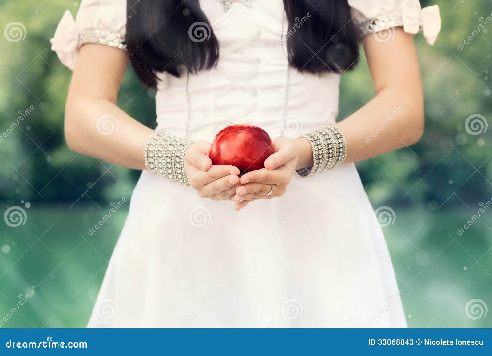 Snow White stock image. Image of gift, fairy, deceive - 33068043